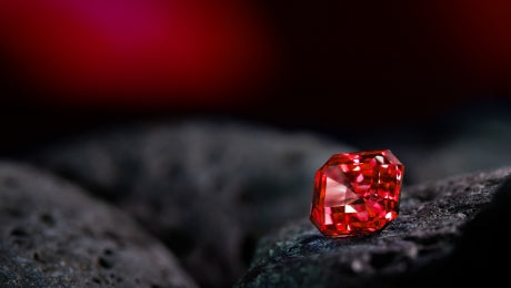 El Rubí: Significado, cómo cuidarlo y propiedades - Joyería Voura ...